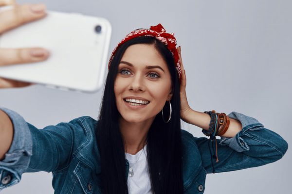 4 ideas de selfies originales en casa